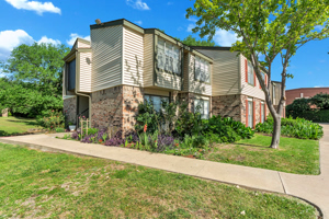 Josey Place Apartments | Carrollton, TX | (972) 242-8626